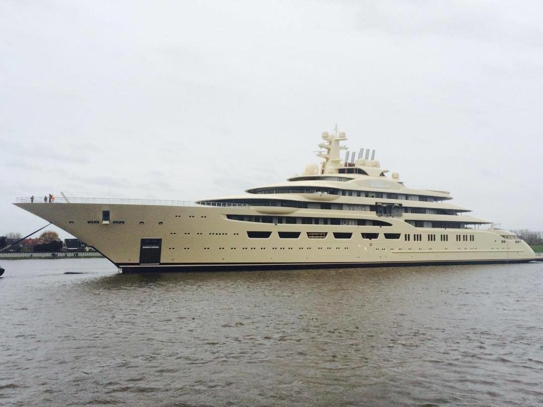 Yacht DILBAR, Lurssen | CHARTERWORLD Luxury Superyacht Charters